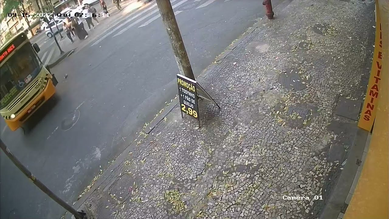 Câmeras De Segurança Flagram Acidente Com ônibus No Centro De Bh Youtube
