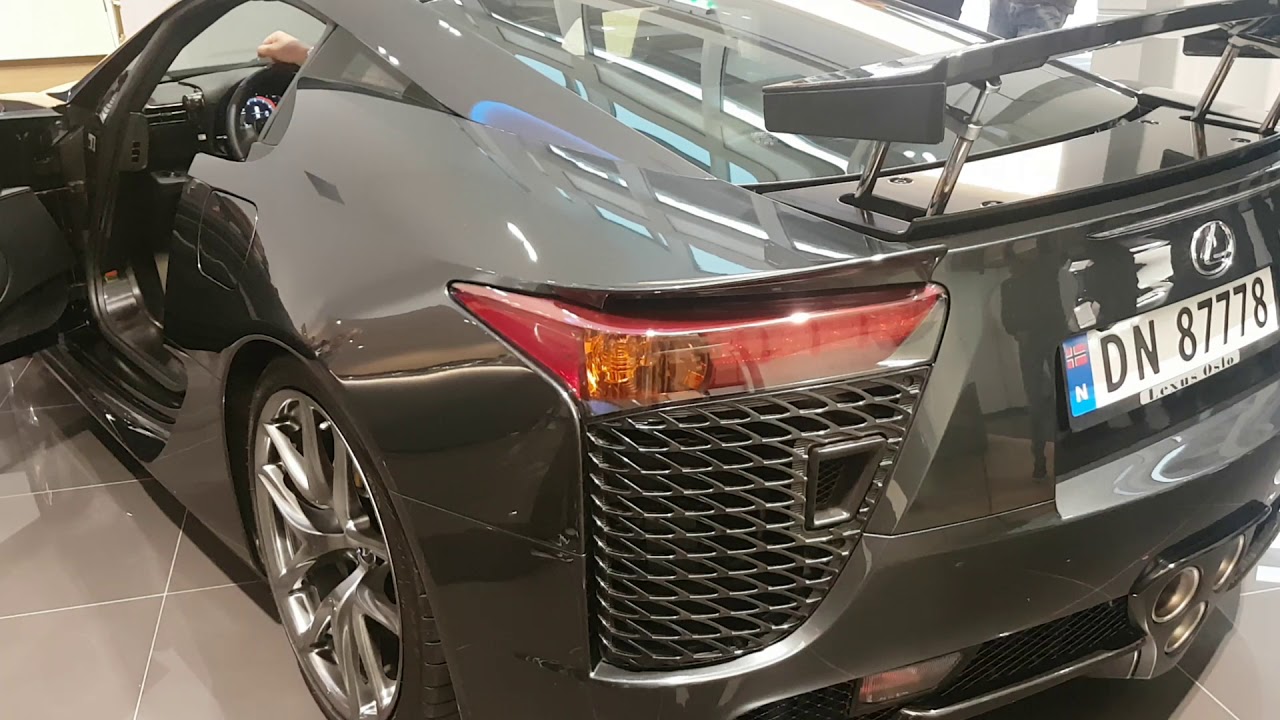 Lexus LFA idle and revving V10 engine - YouTube