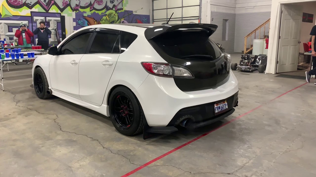 Mazdaspeed 3 shooting some flames - YouTube