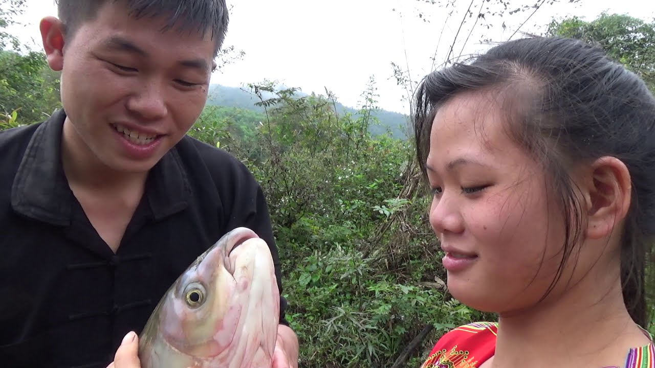 Primtive Life: Primitive Fishing Skills Catch Big Fish At River For ...
