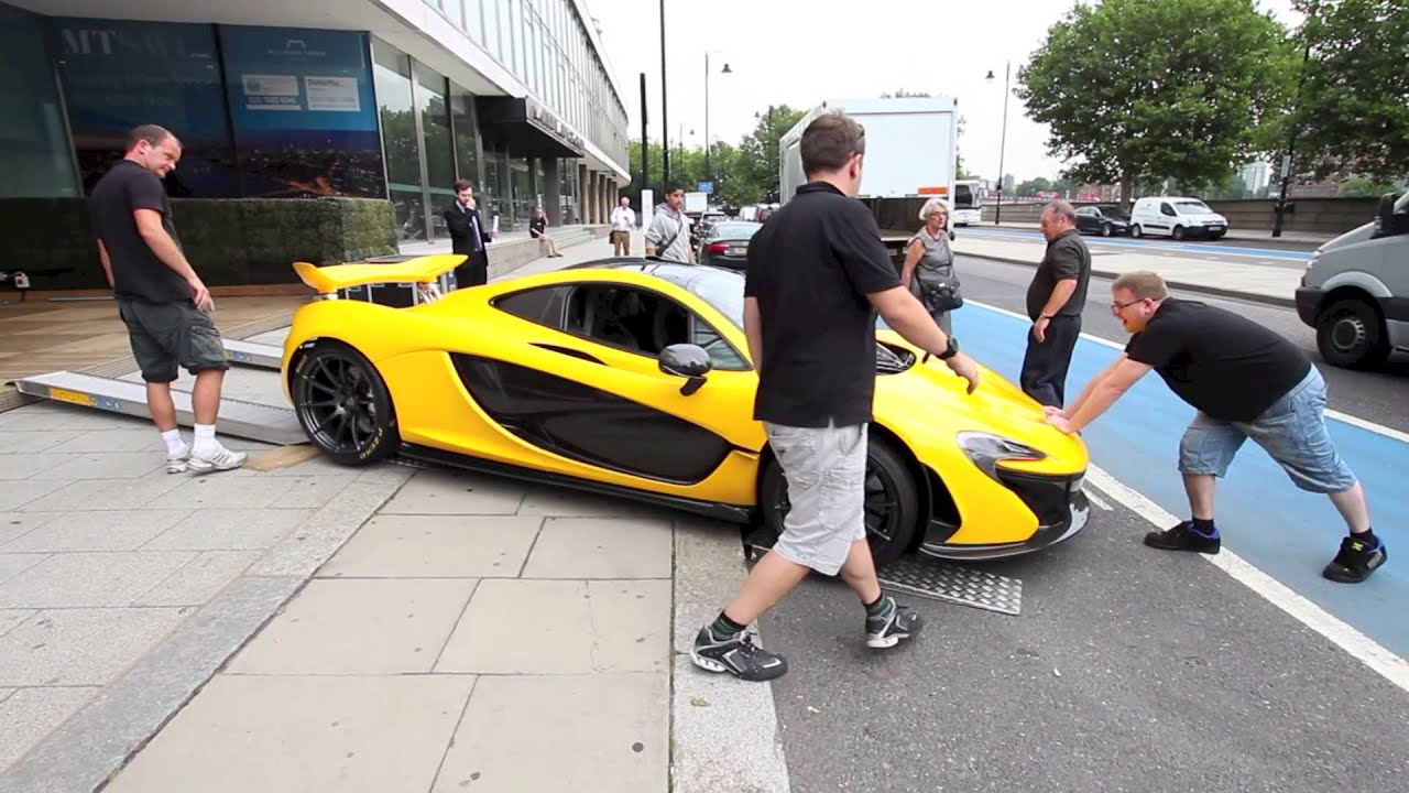 mclaren P1 'hand' delivered filmed with a Canon 650D (handheld) - YouTube