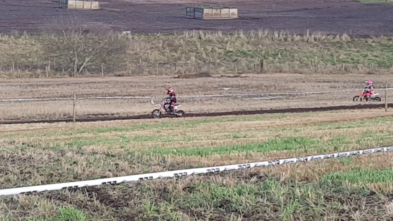 field race - YouTube