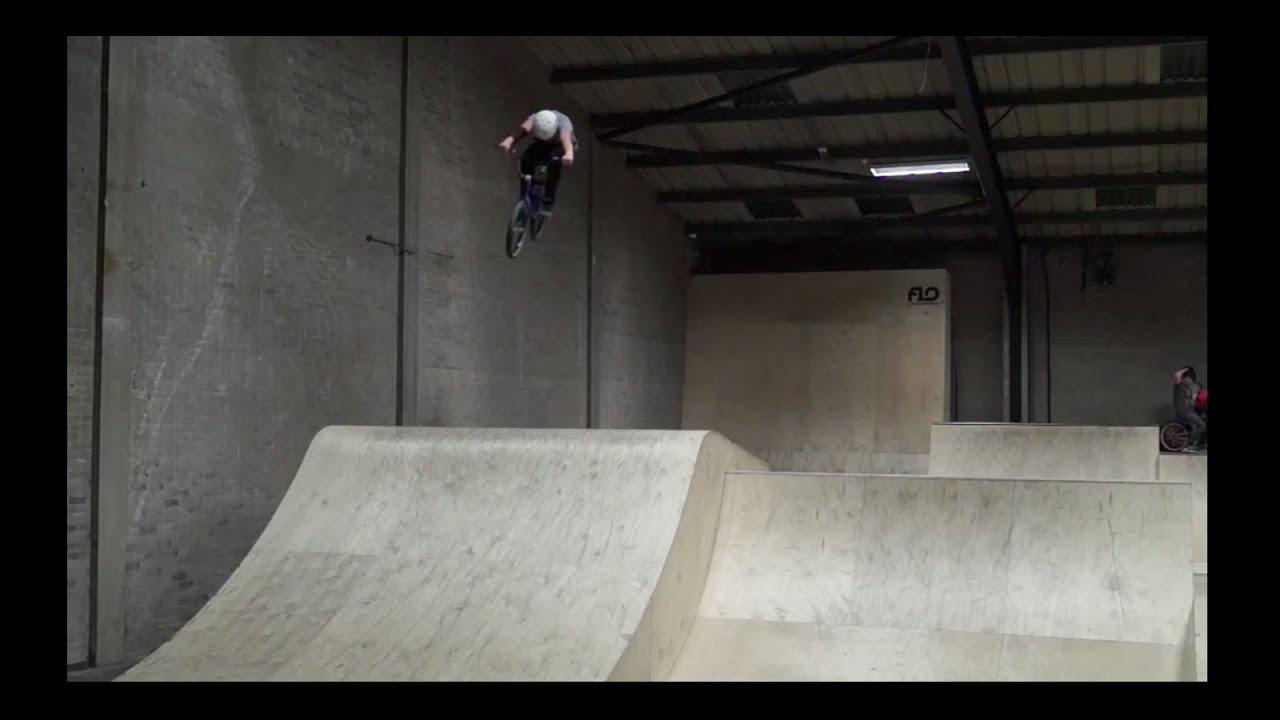 An Evening at Flo Skatepark - YouTube