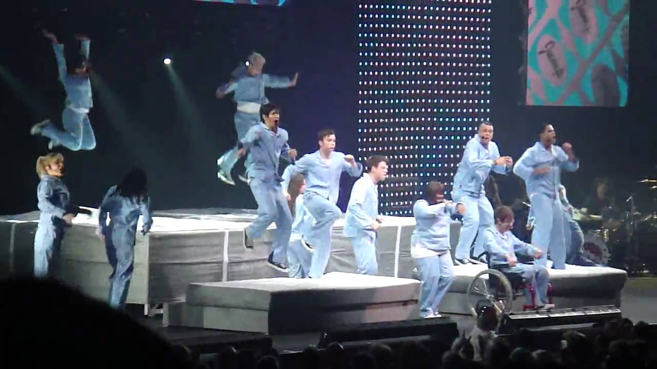 Glee Live- Jump ( Mattress Song) - YouTube