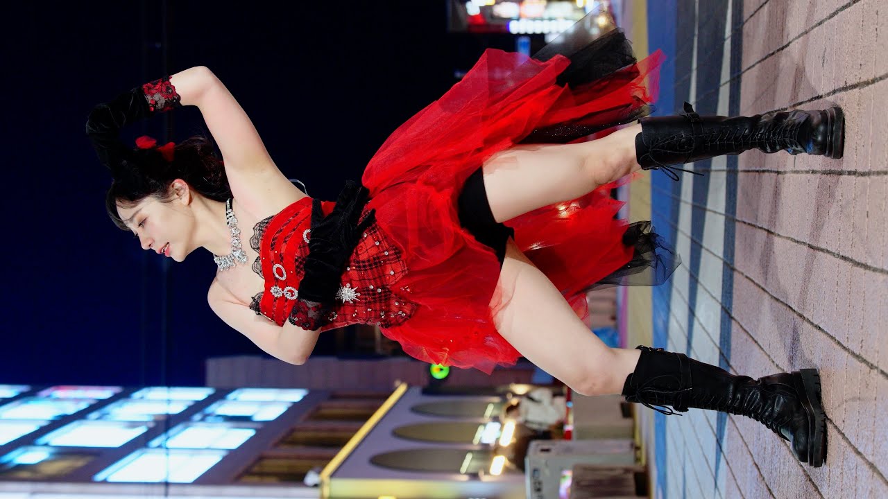 웁스 은정 직캠 Oops ANNIE FANCAM 'Drama' | @홍대 축제거리 240115 - YouTube