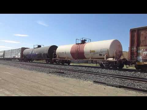 Union Pacific mixed freight train at Tehachapi, CA - YouTube