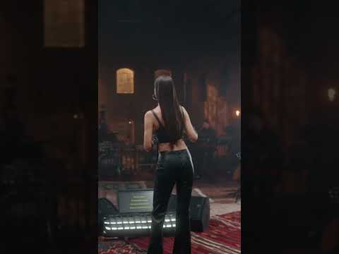 …gitme ne olur beni terk etmeee 💔 Yeni şarkım 'Karalım' yayında!