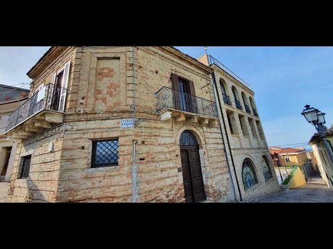 Town house with stunning views in Vacri, Abruzzo, Central Italy - YouTube