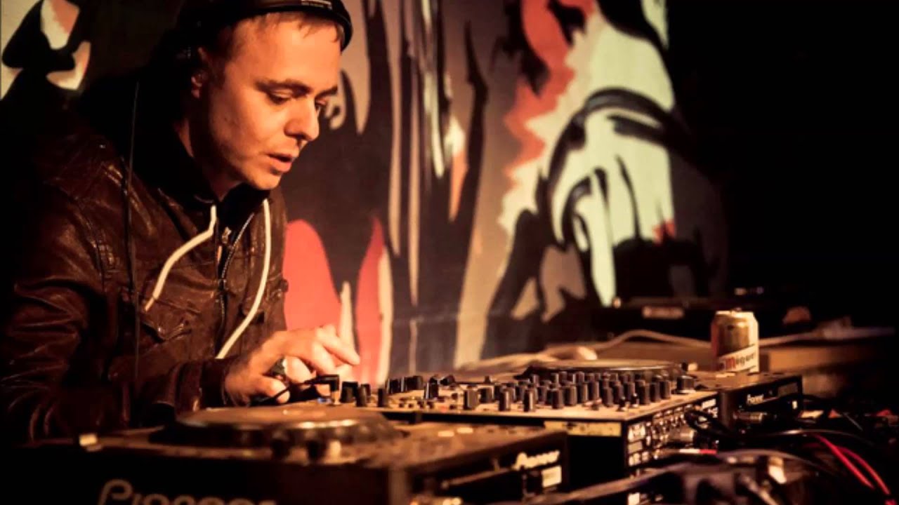 Ed Rush - Studiomix May 2011 - YouTube