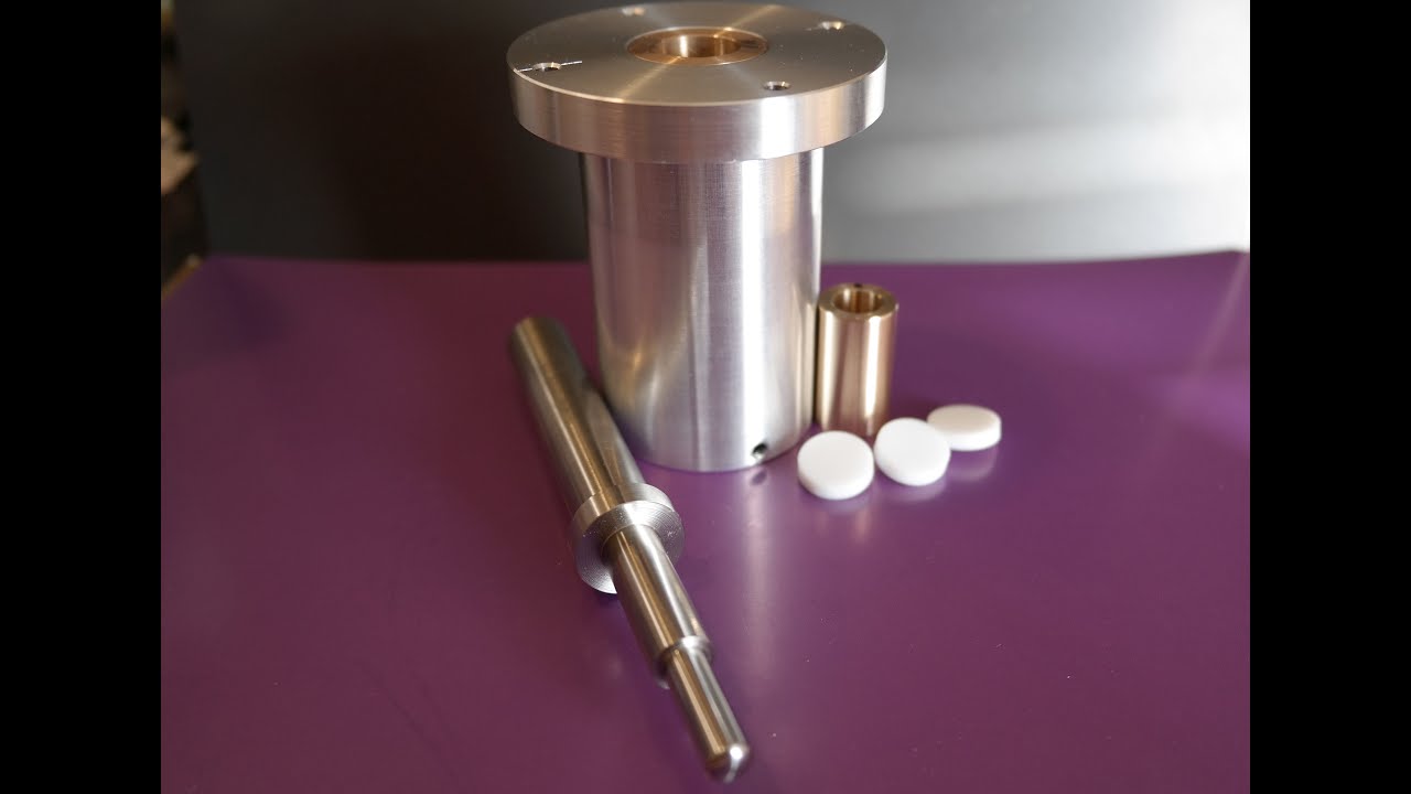 Turntable spindle on slide bushings.Шпиндель для винилового ...
