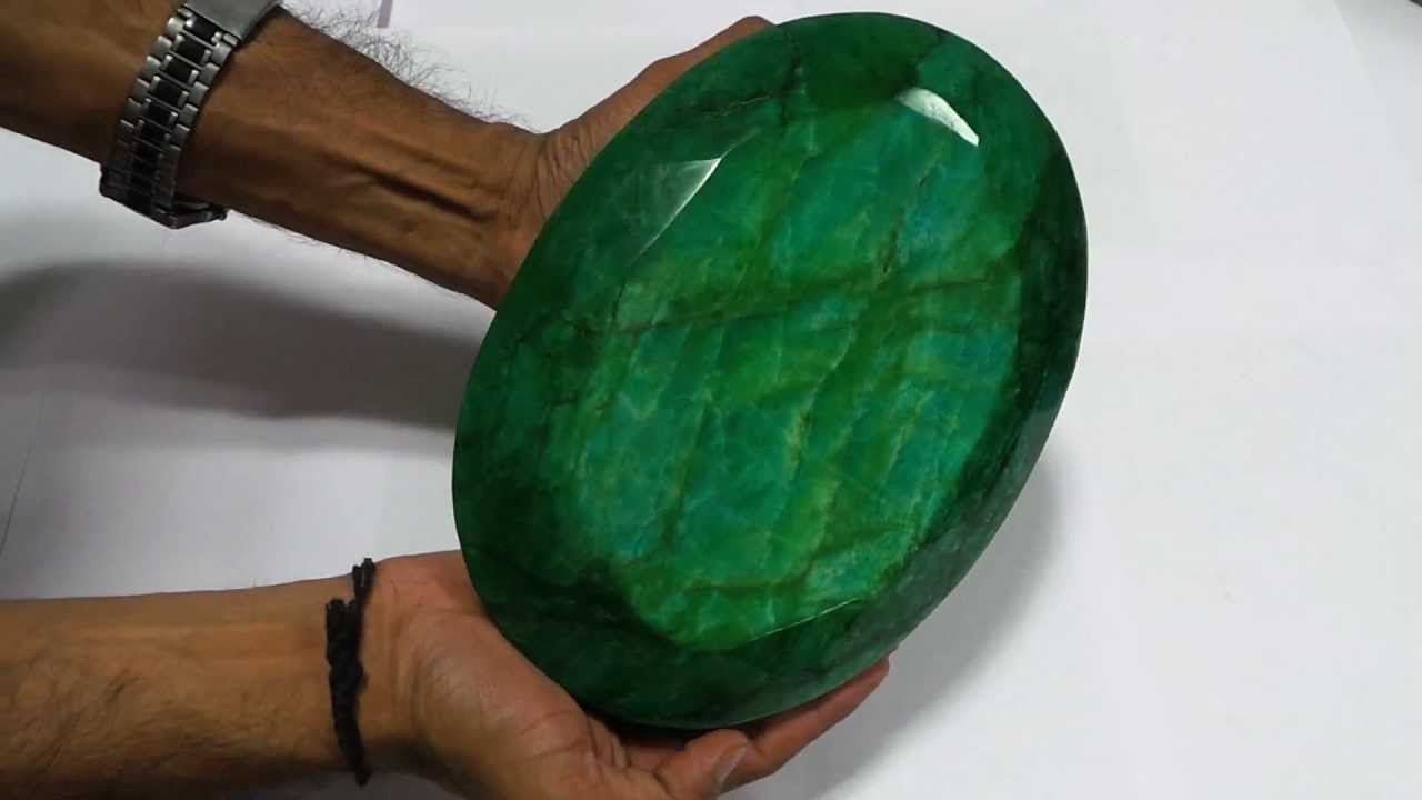 TOP BIG HUGE COLOUR OVAL EMERALD GEMSTONE MUSEUM SIZE COLLECTION ON ...