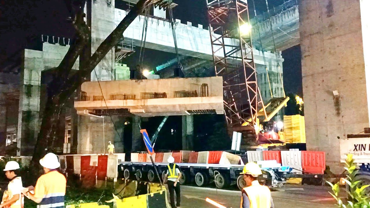 Lifting portal beam by LIEBHERR LR 1550 CRAWLER CRANE - YouTube