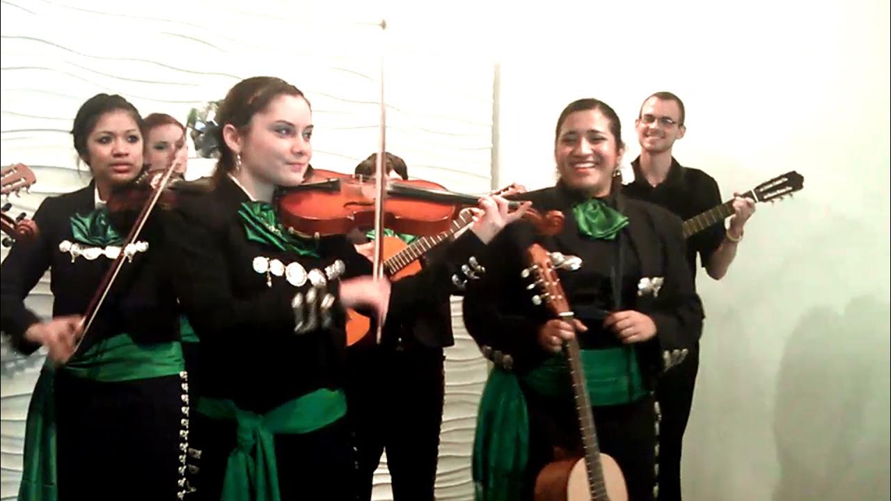 "Los Laureles" duet, Mariachi Aguilas at UNT on the Square - YouTube