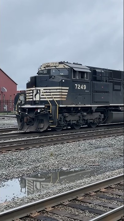 NS 7249 in Altoona PA - YouTube