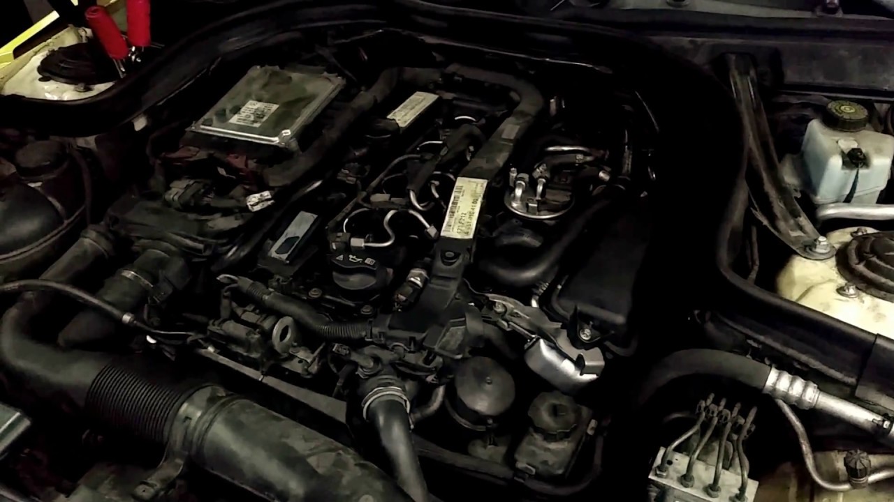 Mercedes-Benz E250 W212 Diesel Cold Start - YouTube