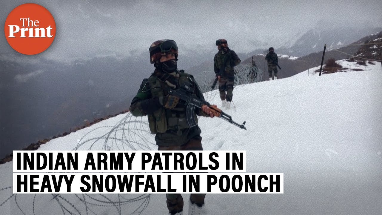 Indian Army patrols in heavy snowfall in J&K's Poonch - YouTube