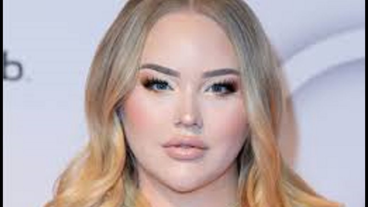 Top YouTuber reveals she's transgender - YouTube