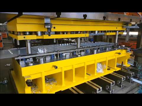 Stampo progressivo con transfer incorporato | Edue Stampi - YouTube