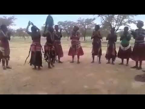 Dança de Ovawambo (Oidano yovaWambo- Cunene) - YouTube