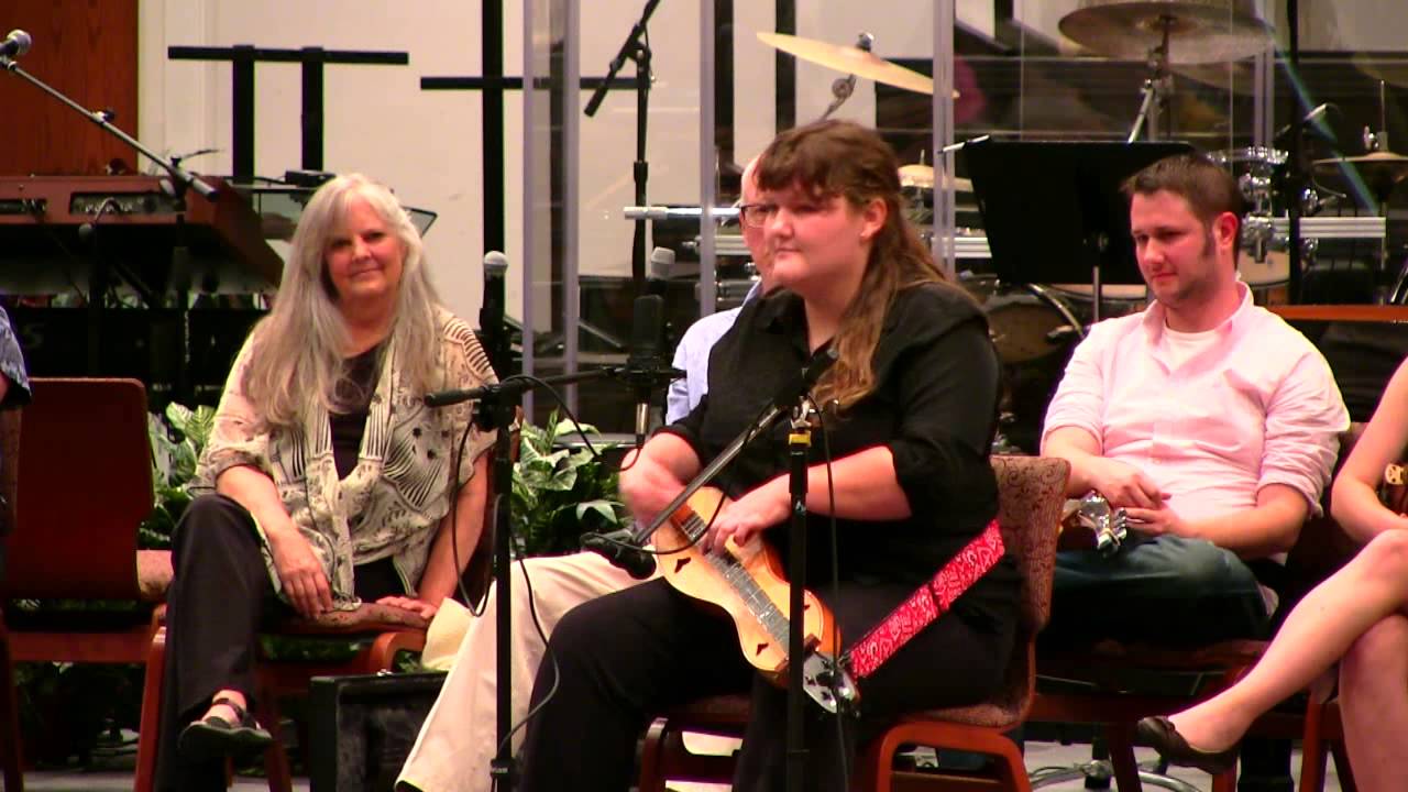 Sarah Morgan performs Singing In The Rain and Walking On Sunshine - YouTube