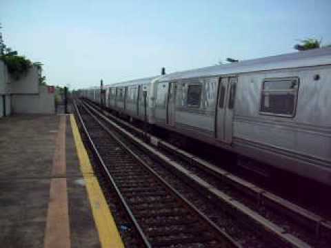 MTA NYC Subway R44 A train via Broad Channel - YouTube