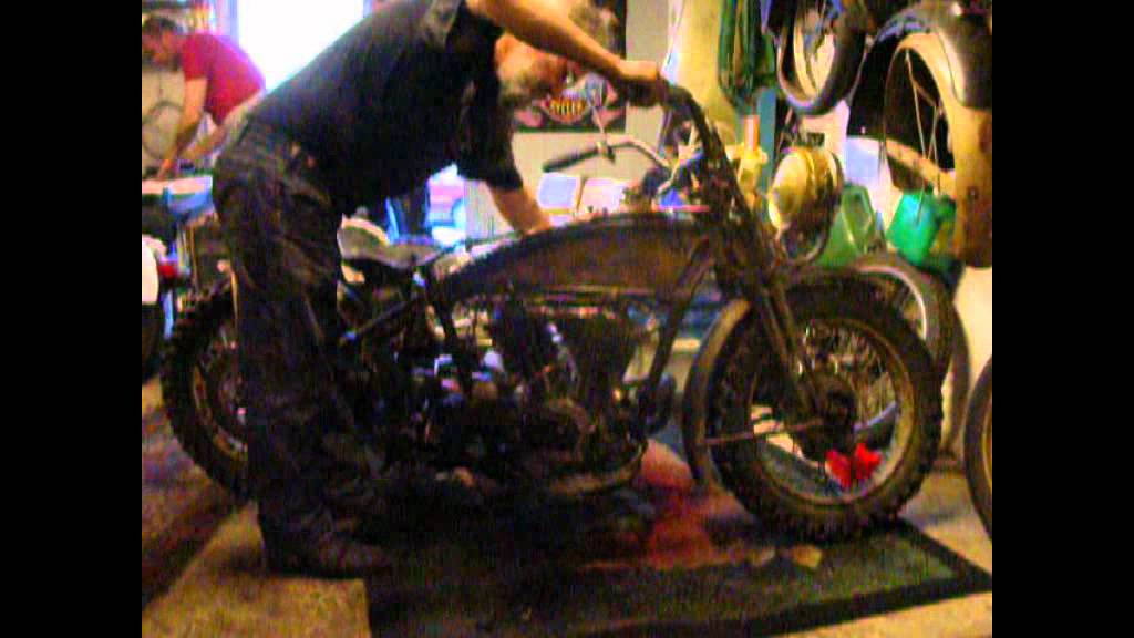 Truett&Osborn 86 inch 1928 Harley JD - YouTube
