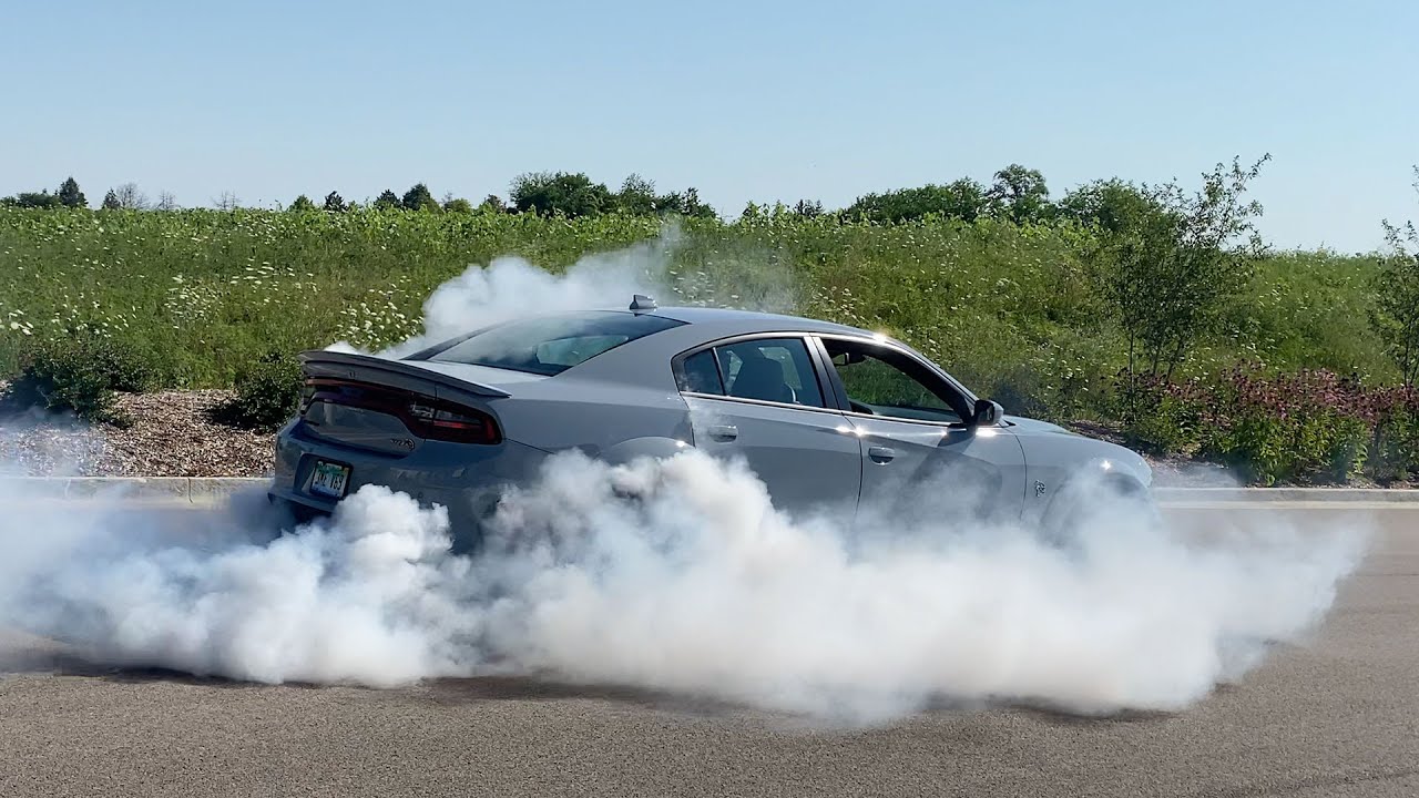 Burnout! 2021 Dodge Charger SRT Hellcat Redeye - YouTube