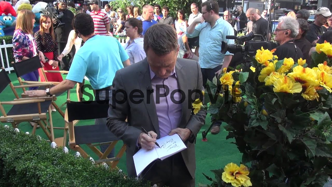 Bryan Cranston at the 'Good Morning America' studio in Ne... - YouTube