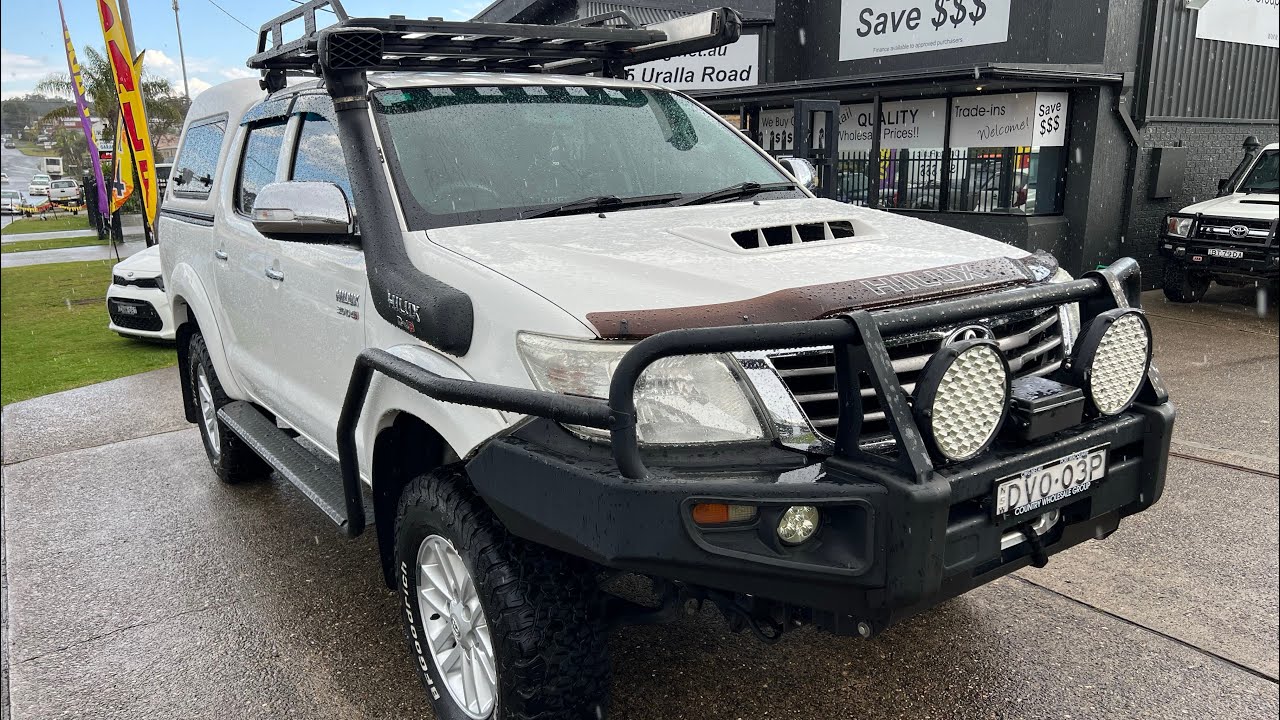 Toyota Hilux SR5 D/C 4x4 D4D Diesel Auto - YouTube