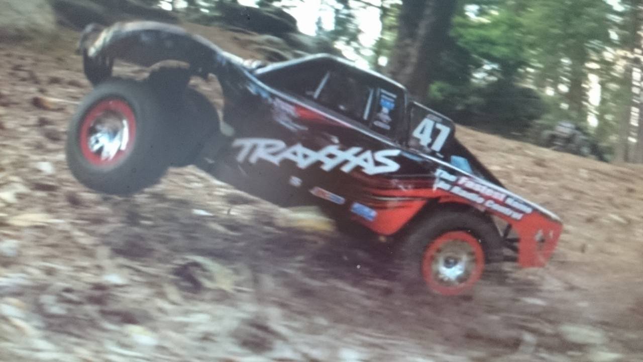 Traxxas Slash 4x4 Ultimate LCG Offroad Competition - YouTube