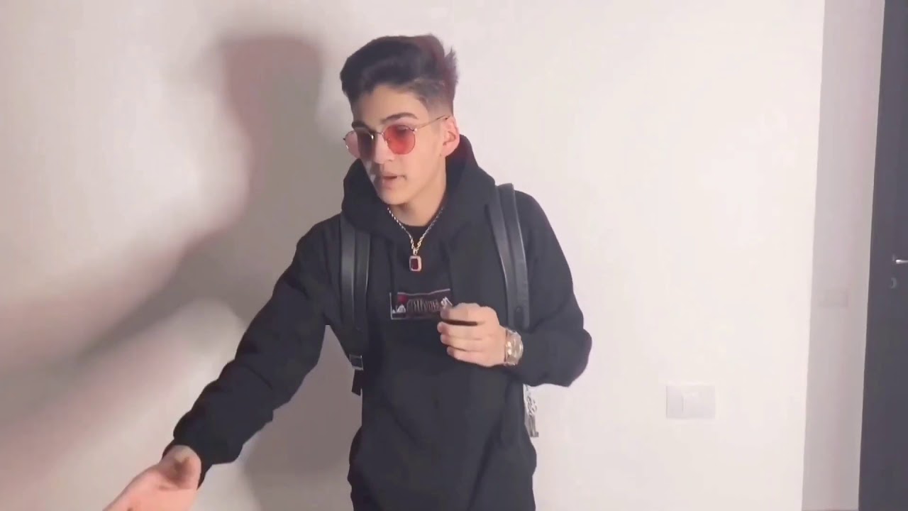 Abi Talent - ,,Barcelona"( piesa nelansata) - YouTube