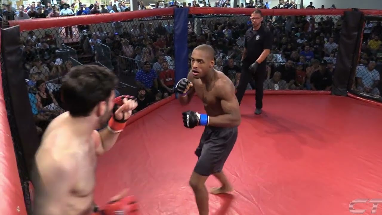 Akil Brazier vs Nathan Horvath - YouTube