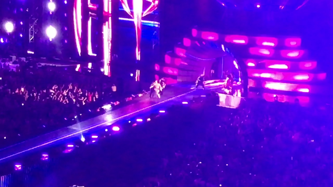 4/2/2017 WWE Wrestlemania 33 (Orlando, FL) - The Hardy Boyz [Matt ...