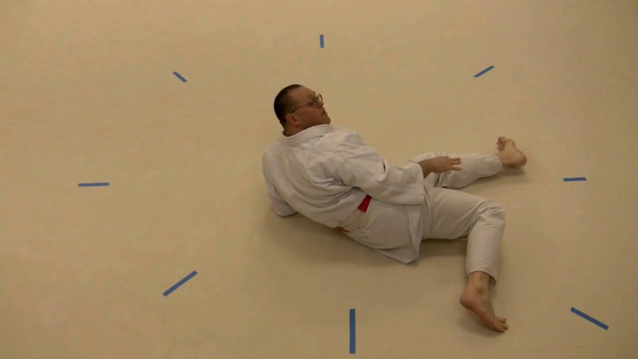 Judo Grappling Drill: Walking the Clock Face - YouTube