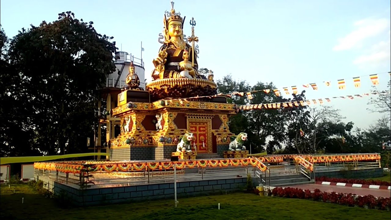 beautiful place in mundgod in Tibetan colony. ಅತಿ ಸುಂದರವಾದ ಮೊನಾಸ್ಟ್ರೀ ...