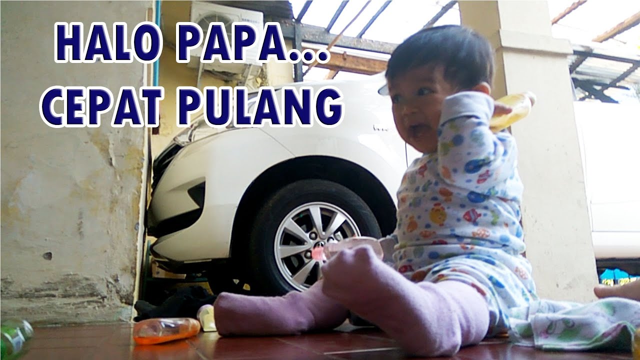 BAYI MAIN HP SURUH PAPANYA CEPAT PULANG || CUTE BABY GIRL - YouTube
