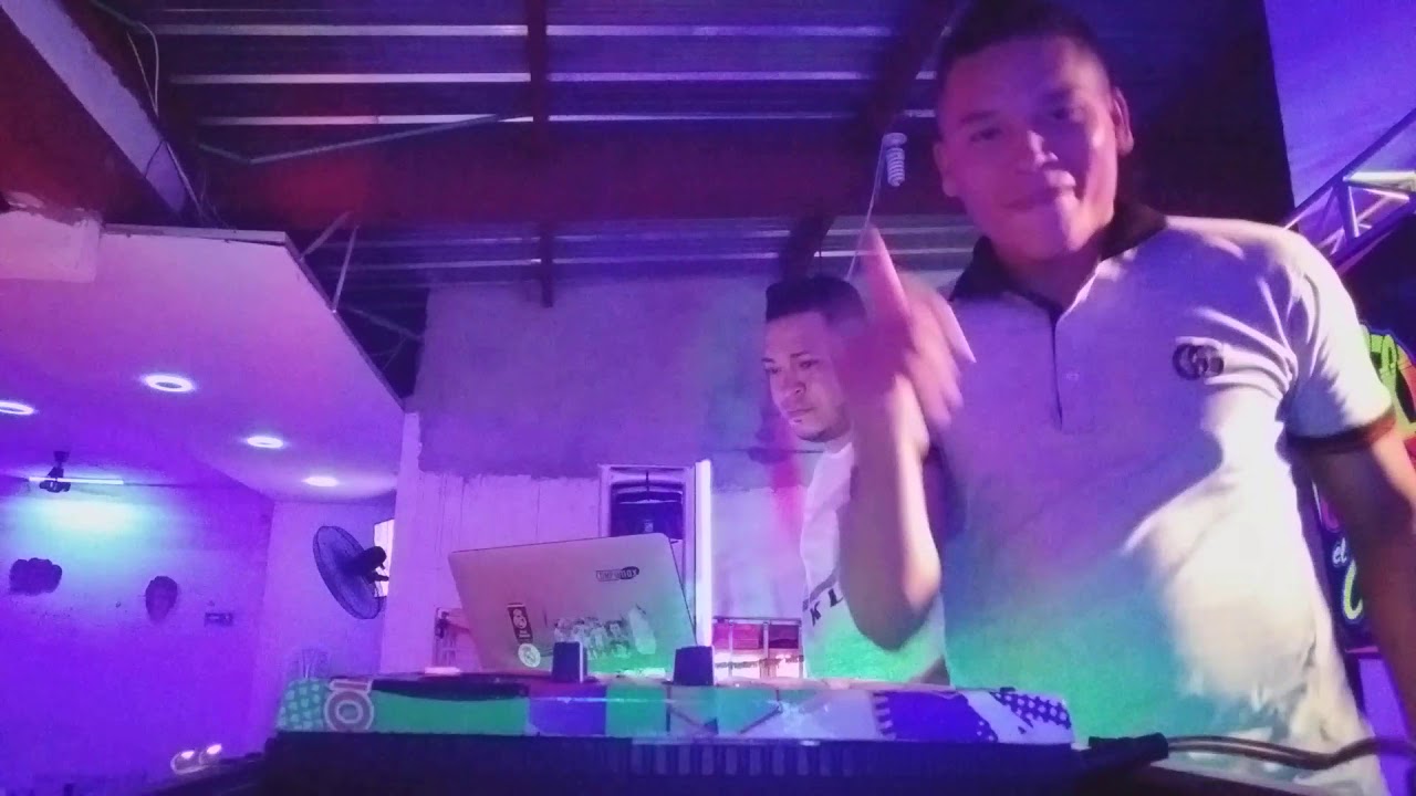 Dj wassa ft santy el genio - YouTube