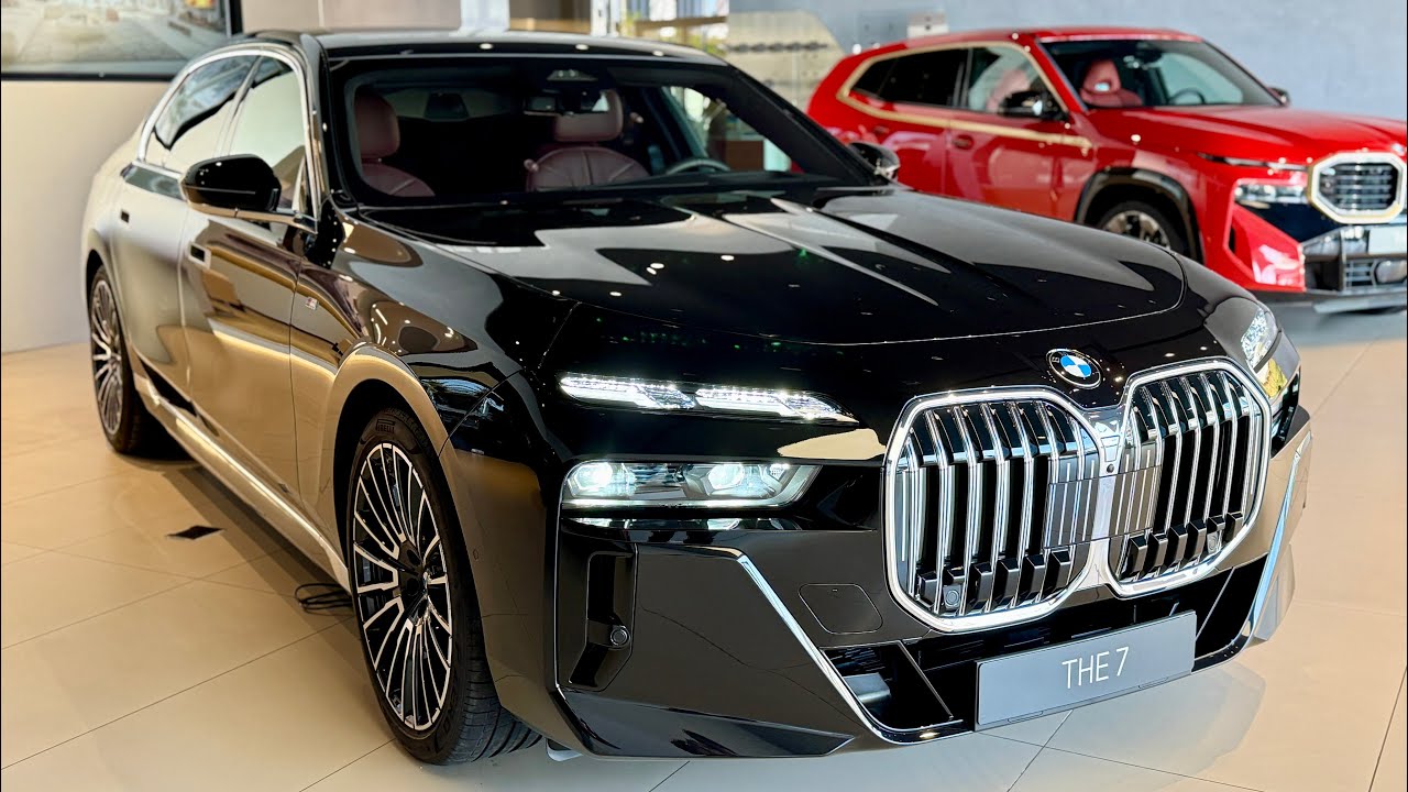 2025 BMW 7 Series - King Luxury Sedan | Exterior and Interior - YouTube