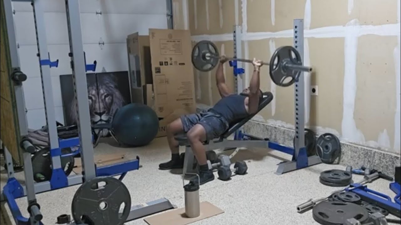 Day 5 | March Challenge 4×12 Incline Bench | Deadlifts | Squats - YouTube