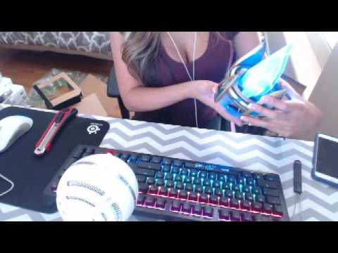 Starcraft Protoss Pylon USB Charger UNBOXING - YouTube