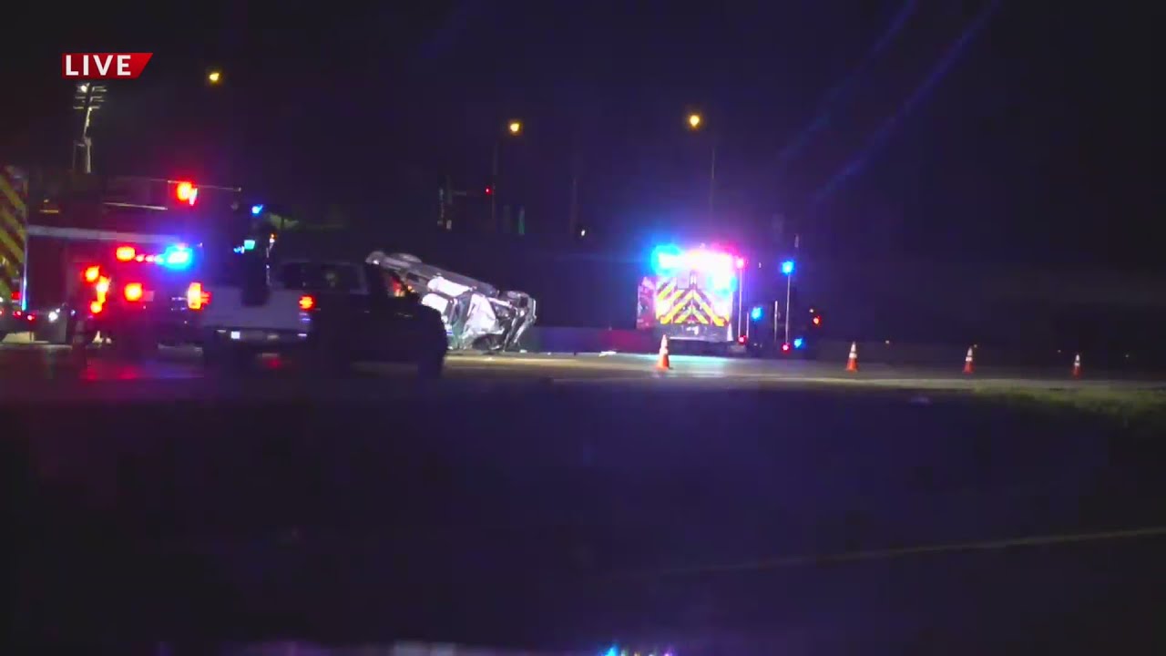 Police investigate early morning deadly crash - YouTube