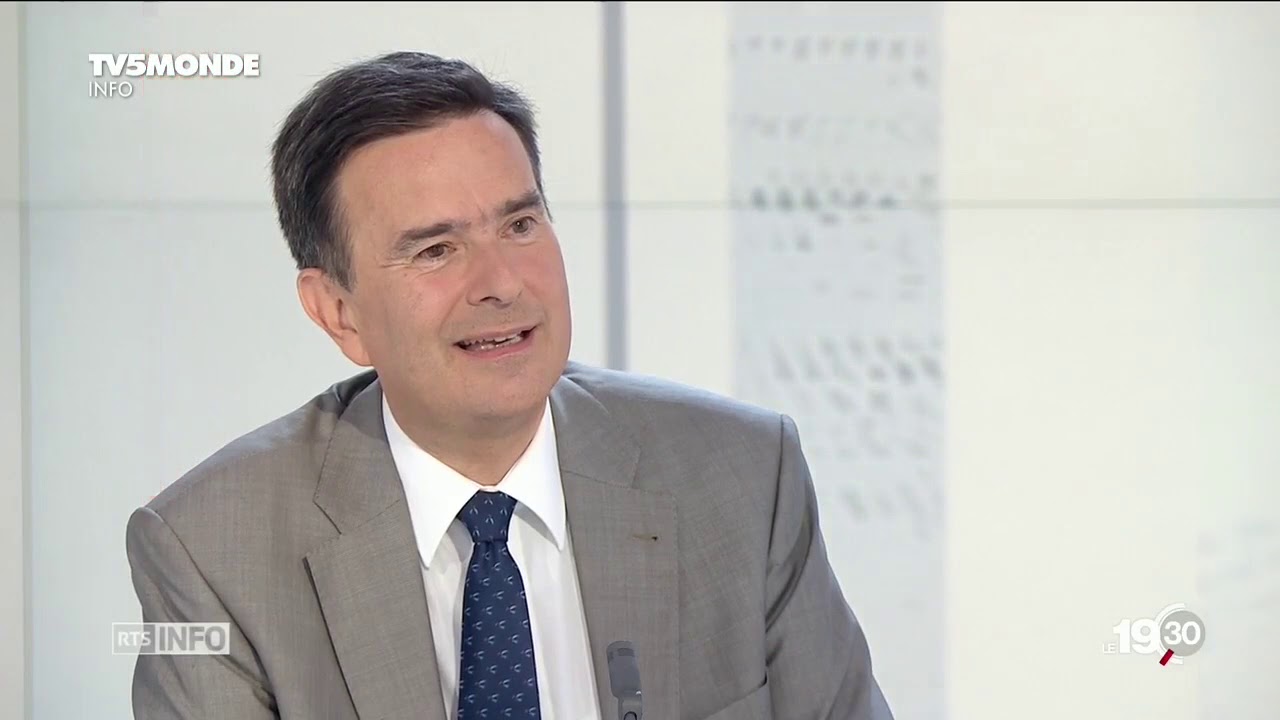 L'ambassadeur suisse Pierre-Yves Fux sur le plateau de Darius Rochebin ...