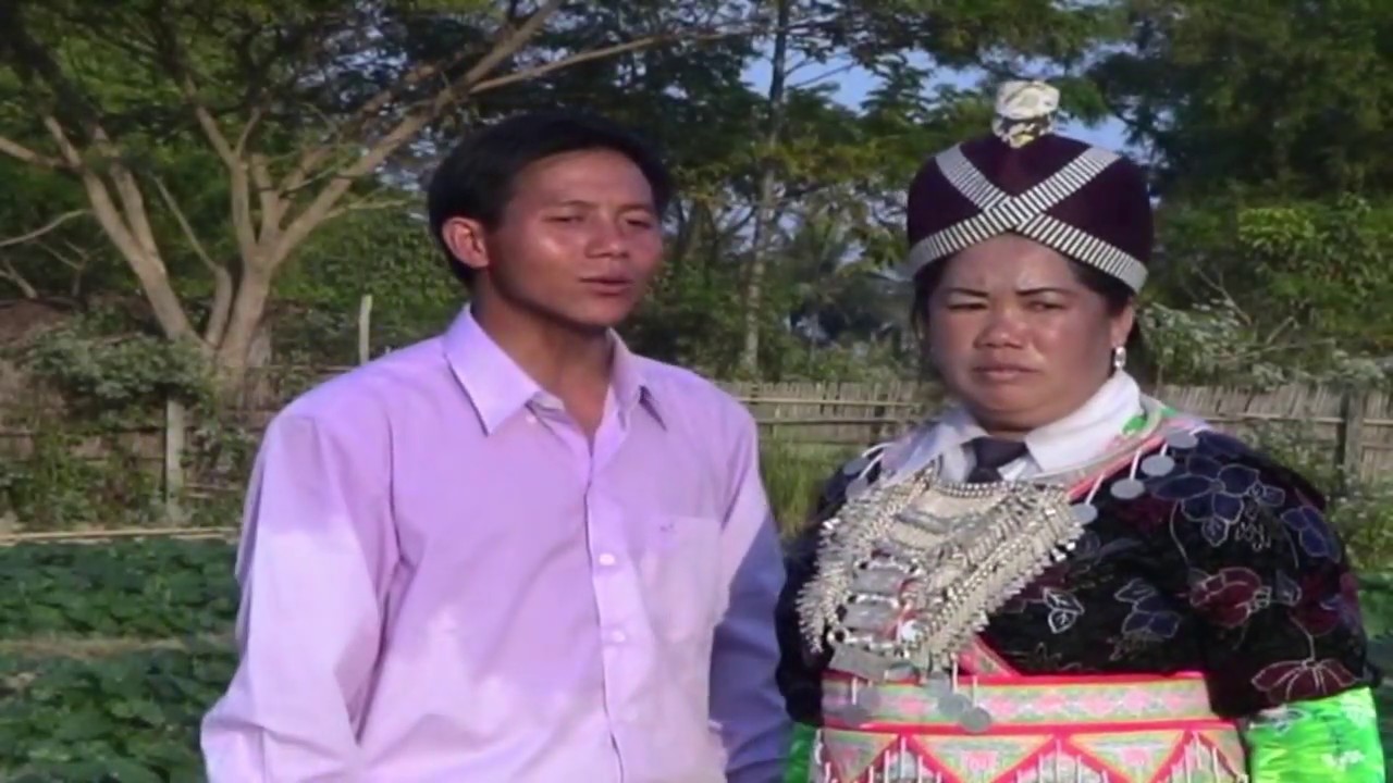 Kwv Txhiaj Xis Xyooj & Yaj Choj Vwj Daim 2 Zaj 04 - YouTube