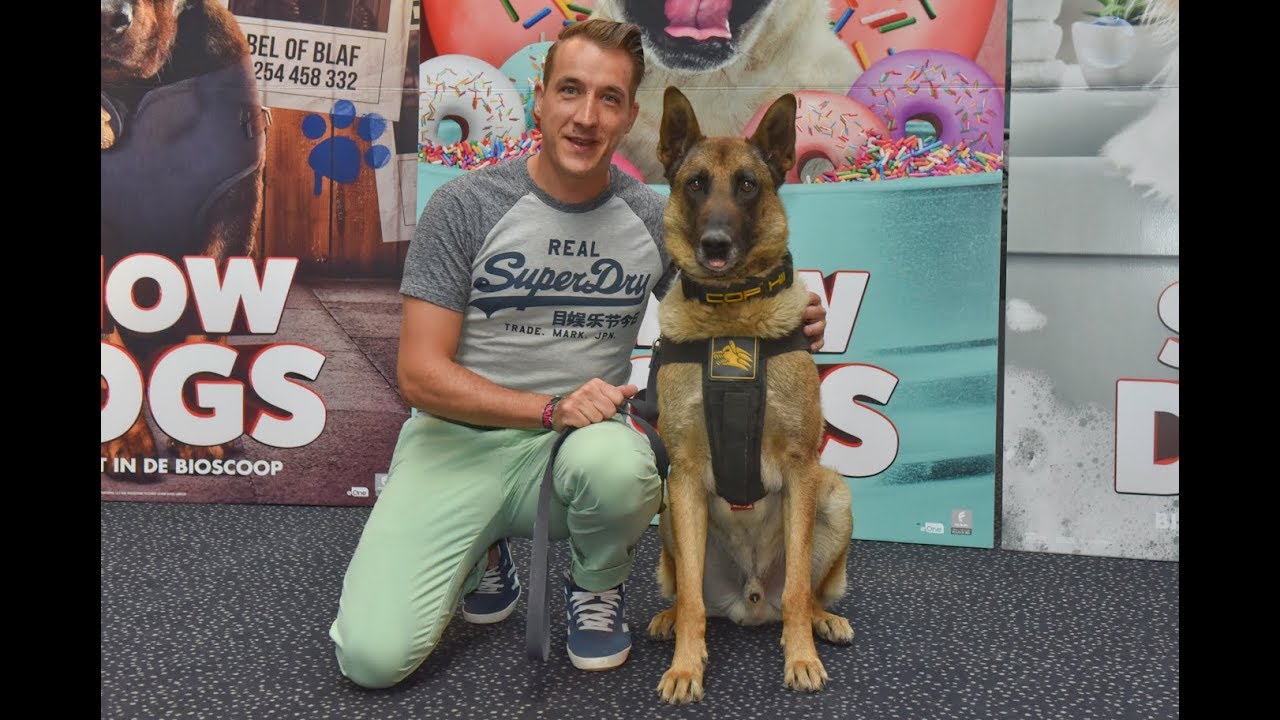 Met Koen en Barry uit De Buurtpolitie naar Show Dogs - YouTube