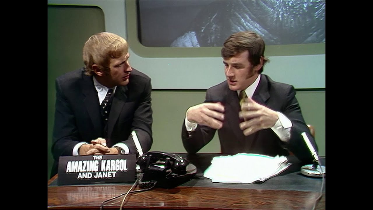 Monty Python Mice - Demented Psychiatrist - YouTube