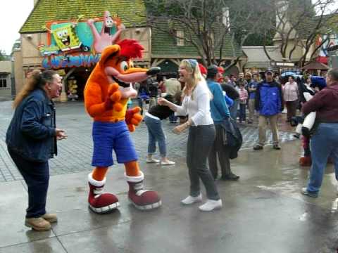 Vania & Bella dancing