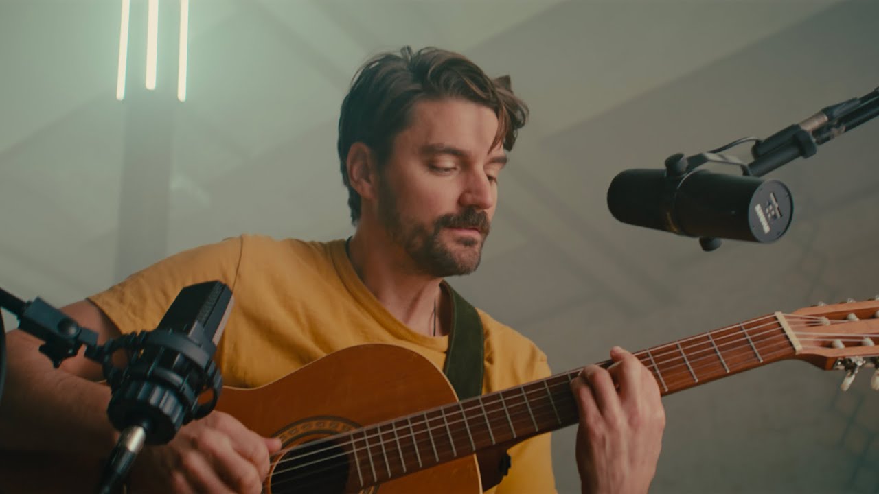 Tim Baker - "Some Day" - Solo - Live at Musikbrauerei - Berlin - YouTube