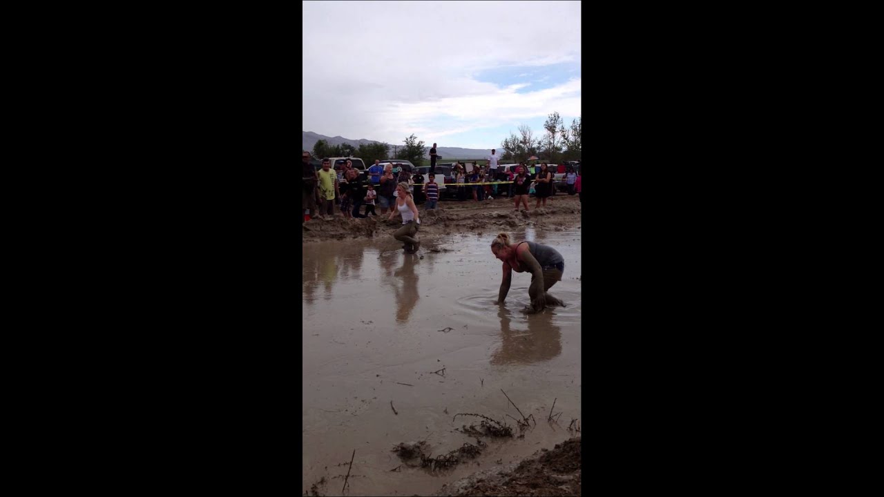 Mud Bog Fun-- Dyer Nevada Rodeo July 4th, 2015 - YouTube