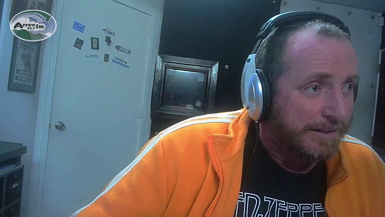 Utter Football with Michael Utting - (Arrow FM) - YouTube