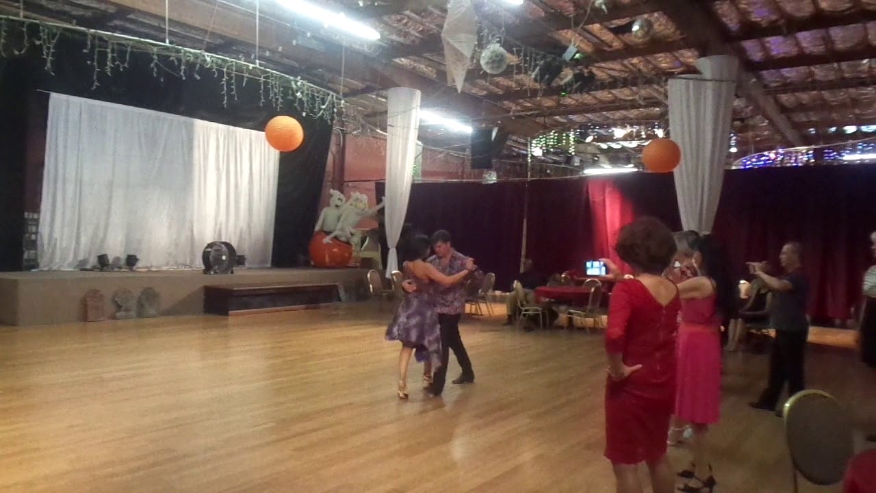 Argentine Tango Barrida- Sacada- Gancho combination www.tangonation.com ...